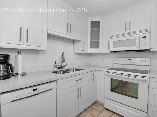 2 BR, 2 BA Apartment 3575 S Ocean Boulevard, South Palm Beach, FL 33480