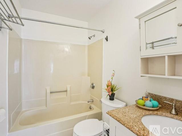 2 BR, 2 BA Apartment 35 Des Moines Road, Unit 209, Quincy, MA 02169