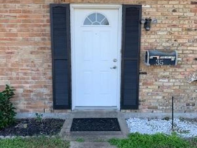 2 BR, 2 BA Apartment 35 San Jacinto Drive, Galveston, TX 77550