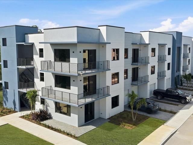 2 BR, 2 BA Apartment 35 Southwest Rich Terrace Unit 303, Stuart, FL 34997