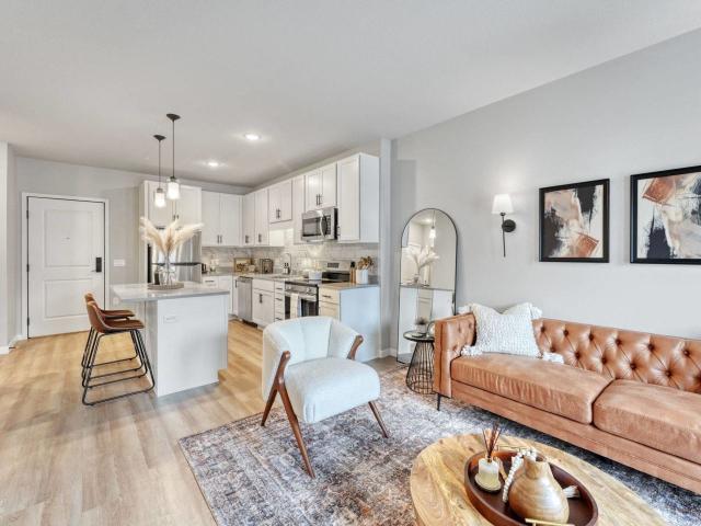 2 BR, 2 BA Apartment 3600 Hoffman Road Unit 432, Saint Paul, MN 55110