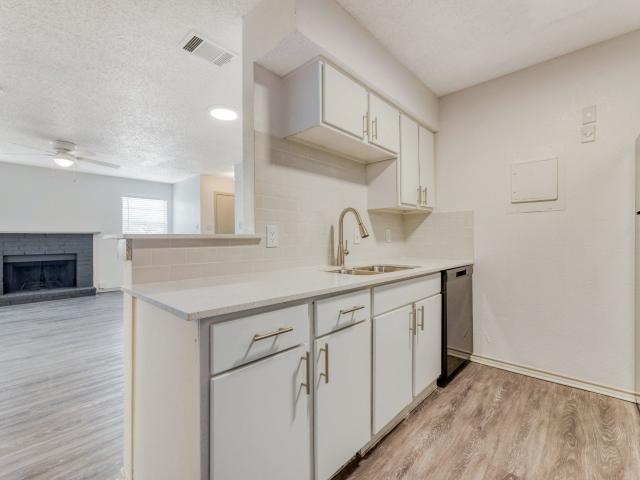 2 BR, 2 BA Apartment 3601 Pioneer Park Unit 210, Balch Springs, TX 75180