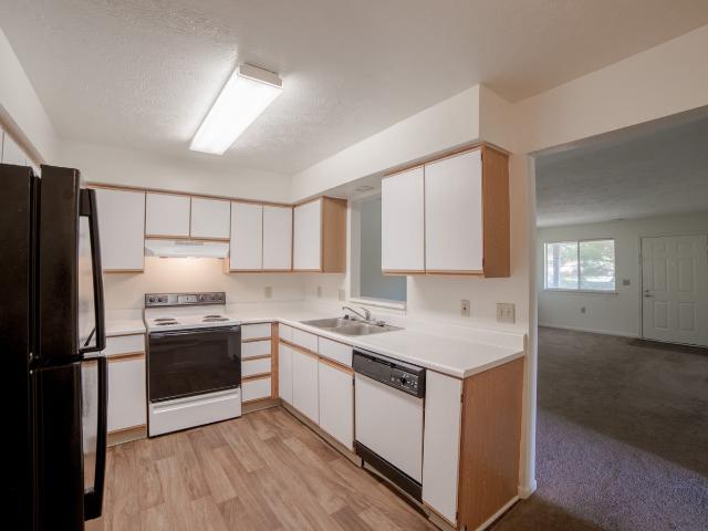 2 BR, 2 BA Apartment 3604 Briarwick Dr Unit 588 F, Kokomo, IN 46902