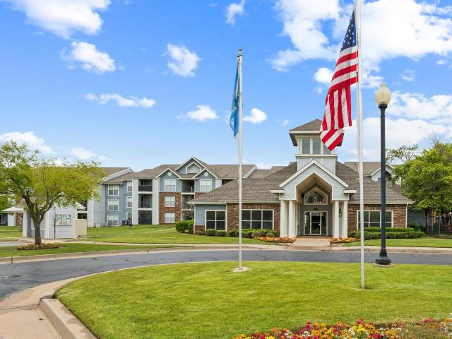 2 BR, 2 BA Apartment 360 N Pebble Creek Ter Unit 320 320 302, Mustang, OK 73064