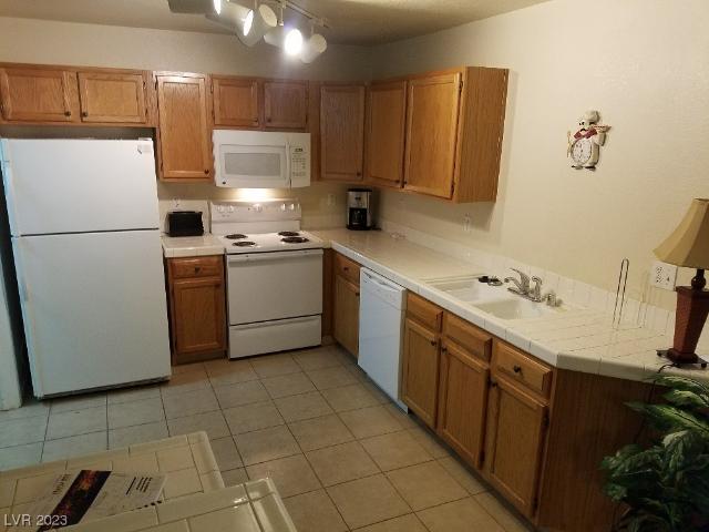 2 BR, 2 BA Apartment 3612 Shawn Reynolds Ct, Las Vegas, NV 89129