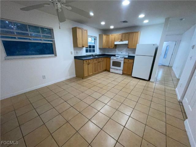 2 BR, 2 BA Apartment 361 Bell Boulevard, Lehigh Acres, FL 33974