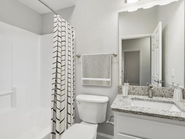 2 BR, 2 BA Apartment 3625 New Jersey Rd Unit 219, Lakeland, FL 33803