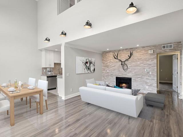 2 BR, 2 BA Apartment 3665 Hughes Avenue Unit 111, Los Angeles, CA 90034