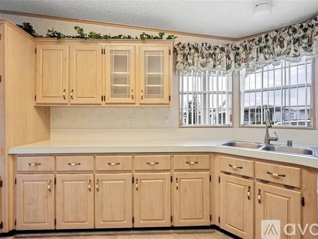2 BR, 2 BA Apartment 36901 Kimela Avenue, Unit 36901, Zephyrhills, FL 33542