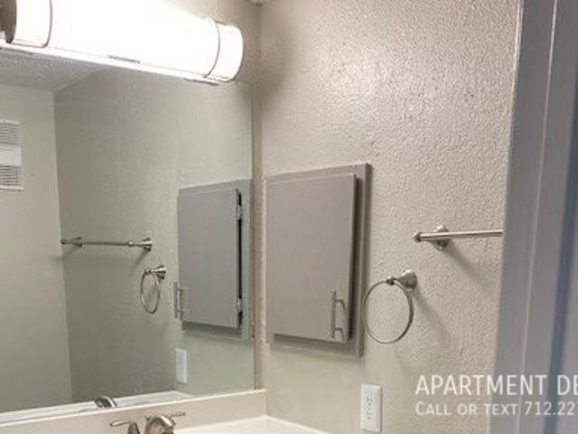 2 BR, 2 BA Apartment 36 TX 8 BeltwayÂ, Houston, TX 77036
