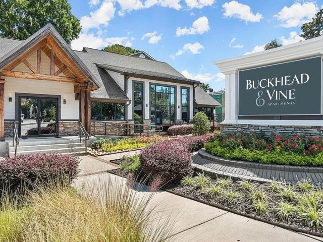 2 BR, 2 BA Apartment 3707 Roswell Road NE Unit 2 beds, 2 baths, $1800, Atlanta, GA 30342