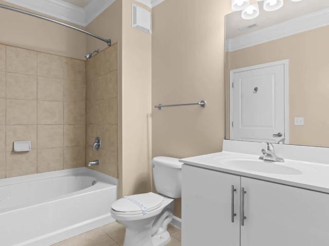 2 BR, 2 BA Apartment 370 East Diamond Avenue Unit 3020, Gaithersburg, MD 20877