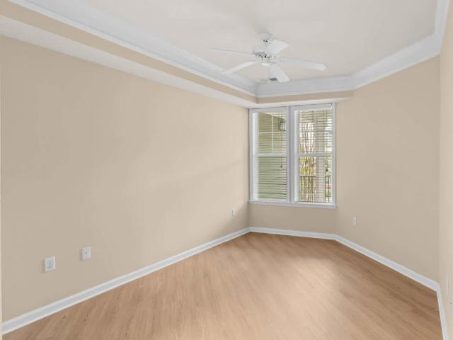 2 BR, 2 BA Apartment 370 East Diamond Avenue Unit 354, Gaithersburg, MD 20877
