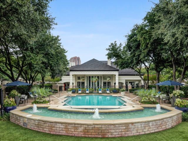 2 BR, 2 BA Apartment 3711 Cole Avenue Unit 321, Dallas, TX 75204