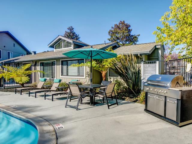 2 BR, 2 BA Apartment 37200 Paseo Padre Parkway Unit 2 beds, 2 baths, $2751, Fremont, CA 94536