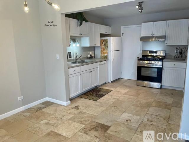 2 BR, 2 BA Apartment 375 Sandalwood Lane, Unit #b1, Schaumburg, IL 60193