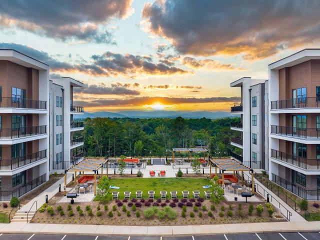 2 BR, 2 BA Apartment 375 Spring Bluff Lane Unit 3405, Asheville, NC 28803
