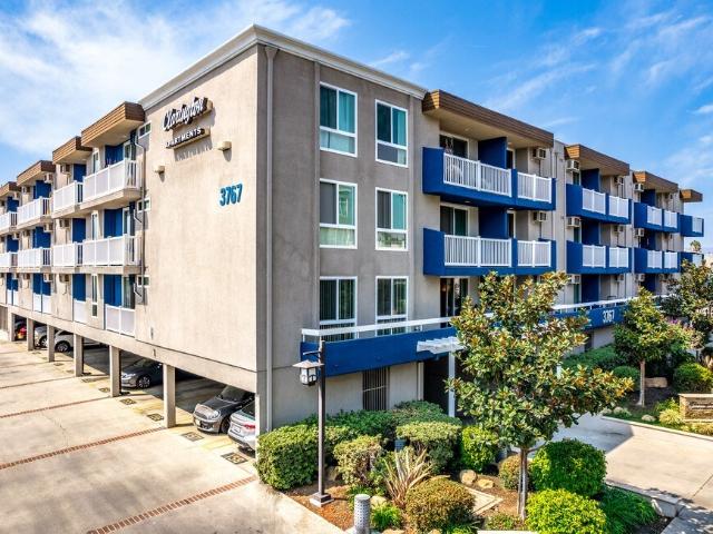2 BR, 2 BA Apartment 3767 Clarington Avenue Unit 331, Los Angeles, CA 90034