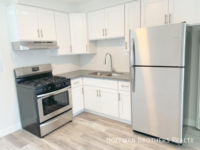 2 BR, 2 BA Apartment 3772 Lockland Dr, Los Angeles, CA 90008