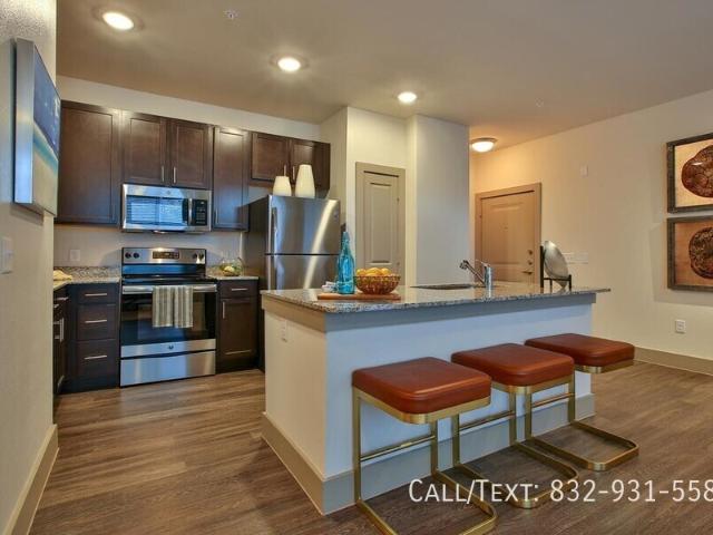 2 BR, 2 BA Apartment 3789 Spring Cypress Rd, Spring, TX 77388