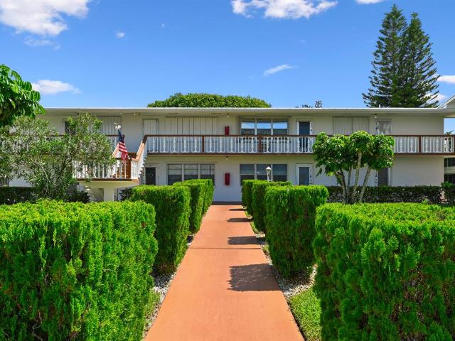 2 BR, 2 BA Apartment 37 Cambridge B, West Palm Beach, FL 33417