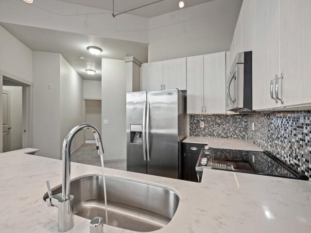 2 BR, 2 BA Apartment 37 103rd Avenue NE, Bellevue, WA 98004