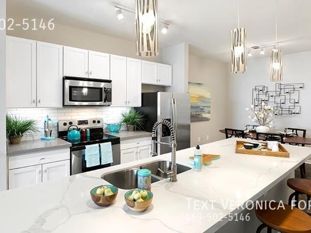 2 BR, 2 BA Apartment 3809 S Congress Ave, Austin, TX 78704