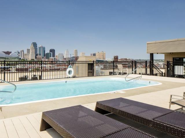 2 BR, 2 BA Apartment 380 West 22nd Street Unit 213, Kansas City, MO 64108