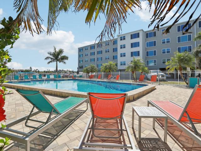2 BR, 2 BA Apartment 3813 Gulf Boulevard Unit 314, Saint Petersburg, FL 33706
