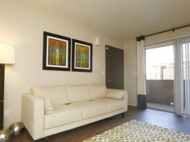 2 BR, 2 BA Apartment 3816 N 83rd Ave, Phoenix, AZ 85033