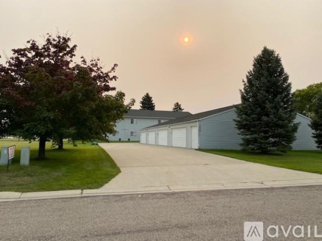 2 BR, 2 BA Apartment 3820 7th Street South, Unit 1, Moorhead, MN 56560