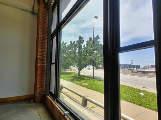 2 BR, 2 BA Apartment 382 W 22nd Street, Kansas City, MO 64108