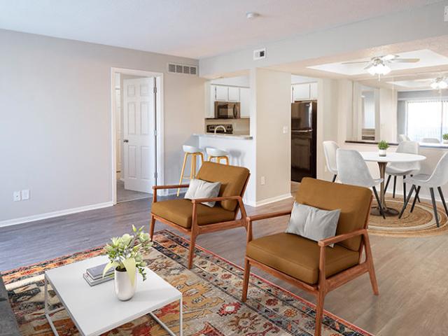 2 BR, 2 BA Apartment 3861 Woodland Avenue Unit 0203, West Des Moines, IA 50266