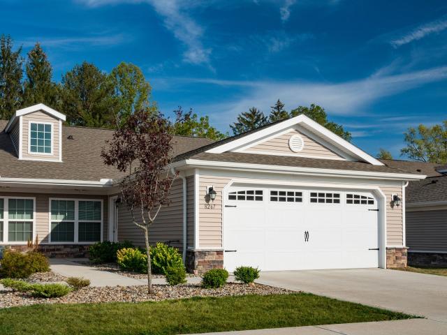 2 BR, 2 BA Apartment 3890 A Mount Pleasant Street Northwest Unit 3886E, North Canton, OH 44720
