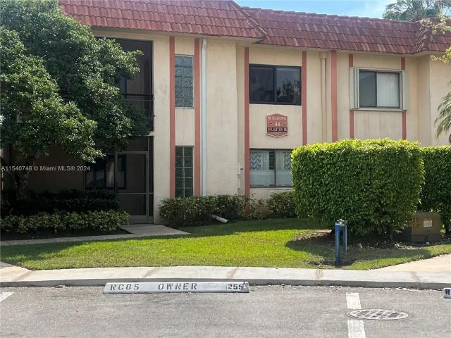 2 BR, 2 BA Apartment 389 Lakeview Dr, Weston, FL 33326