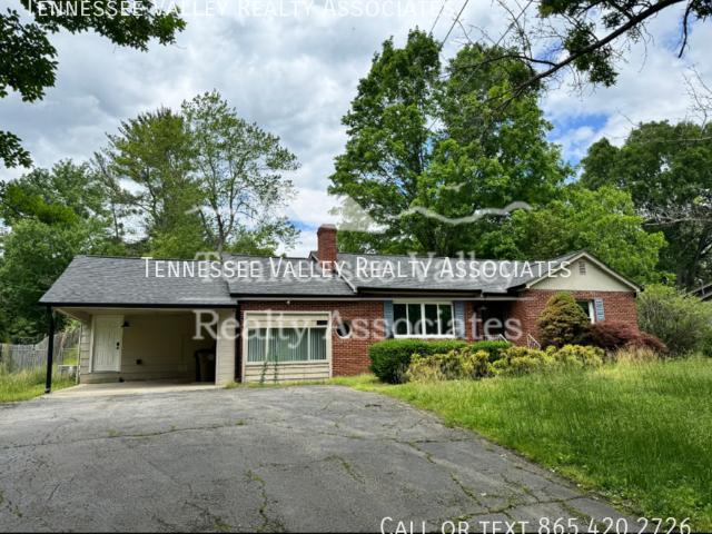 2 BR, 2 BA Apartment 3919 Beverly Place, Knoxville, TN 37918