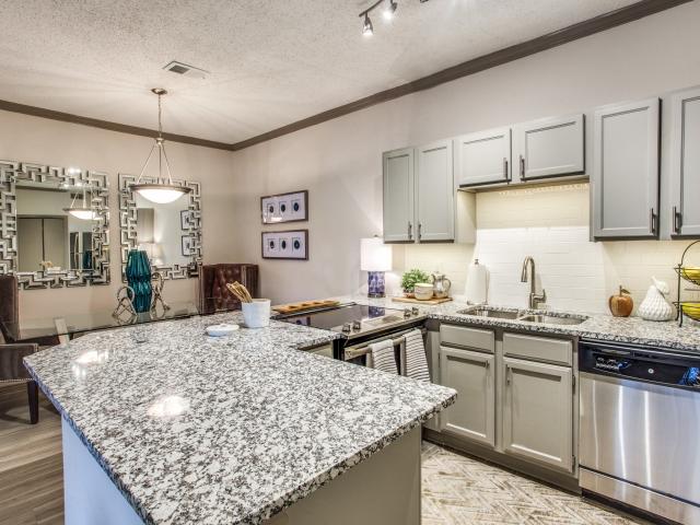 2 BR, 2 BA Apartment 3950 N Story Rd Unit 1211B, Irving, TX 75038