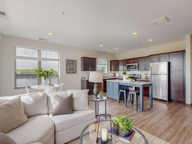 2 BR, 2 BA Apartment 3000 North Chestnut Street Unit 211, Chaska, MN 55318
