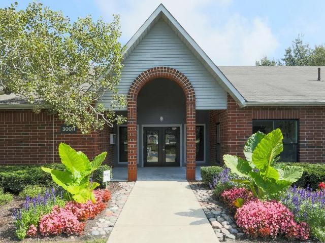 2 BR, 2 BA Apartment 30011 North Waukegan Road Unit 04 115, Lake Bluff, IL 60044