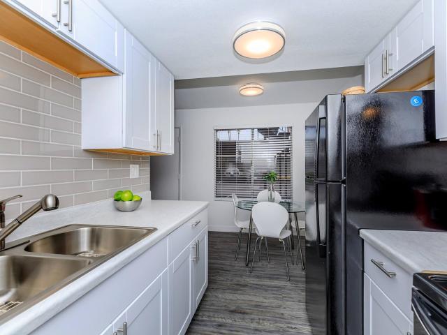 2 BR, 2 BA Apartment 3001 North Black Canyon Highway Unit B66, Phoenix, AZ 85015