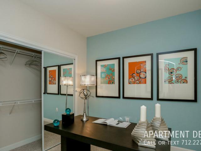 2 BR, 2 BA Apartment 3006 Sage RdÂ, Houston, TX 77056