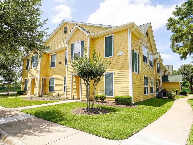 2 BR, 2 BA Apartment 300 W Henderson Rd Unit 516, Angleton, TX 77515