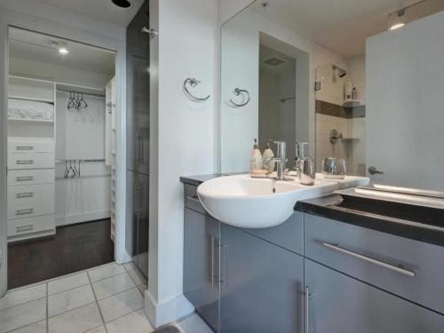 2 BR, 2 BA Apartment 300 Bowie Street, Austin, TX 78703