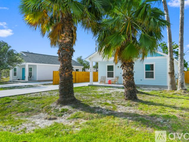 2 BR, 2 BA Apartment 300 Rustic Oak Ln, Rockport, TX 78382