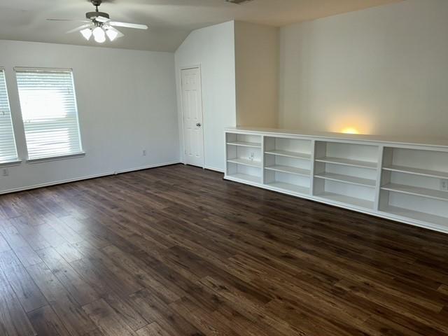 2 BR, 2 BA Apartment 3010 South Heights Hollow Lane, Houston, TX 77007