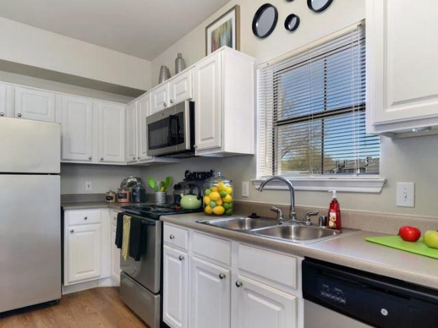 2 BR, 2 BA Apartment 3012 Franciscan Dr #2513, Arlington, TX 76015