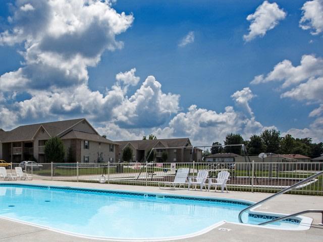2 BR, 2 BA Apartment 301 East Center Street Unit 208, Rogersville, MO 65742