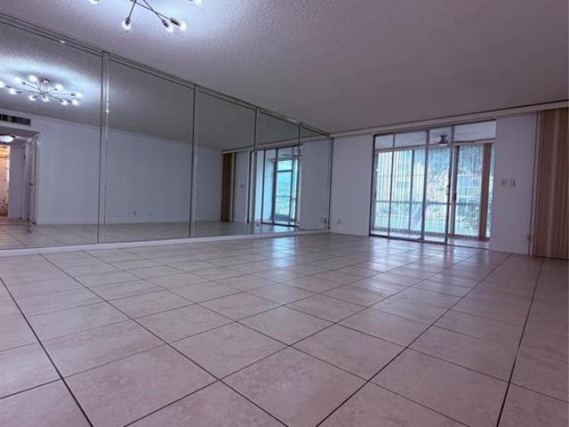 2 BR, 2 BA Apartment 301 Northeast 14th Avenue, Hallandale Beach, FL 33009