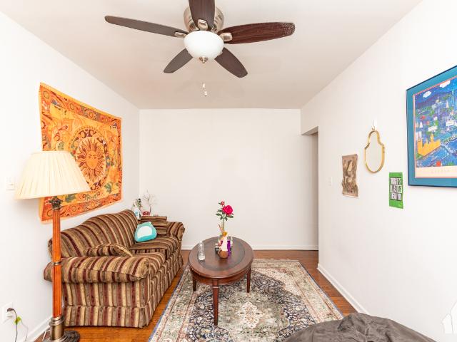 2 BR, 2 BA Apartment 3024 North Halsted Street, Chicago, IL 60657