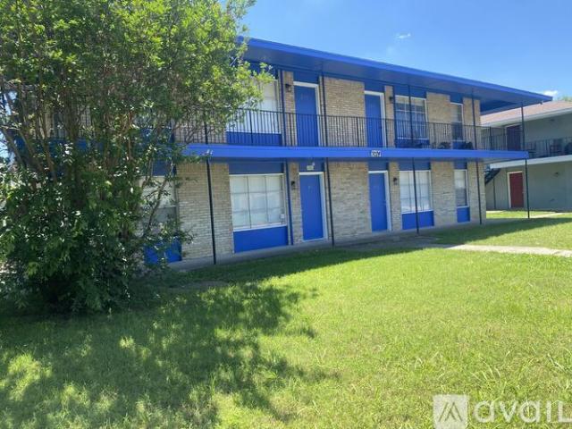 2 BR, 2 BA Apartment 3024 Tudor Ln, Unit 102, Irving, TX 75060